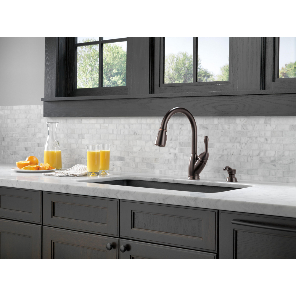 Single Handle Pull-Down Kitchen Faucet 19939Z-RBSD-DST | Delta Faucet